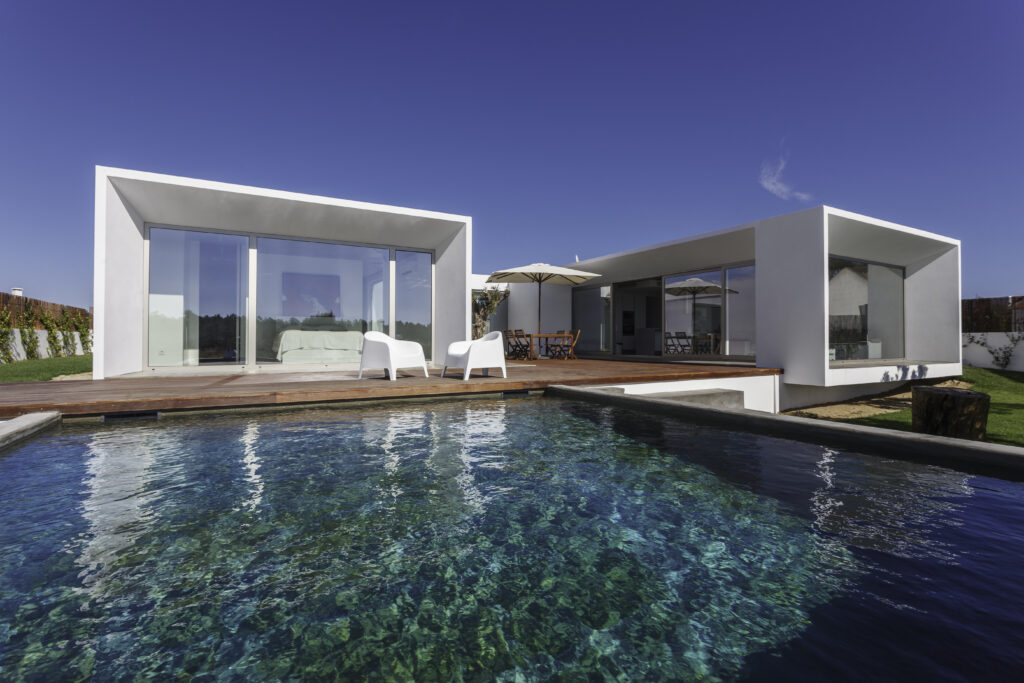 10 Innovative Trends in Modern Swimming Pool Design - Tiki Pools